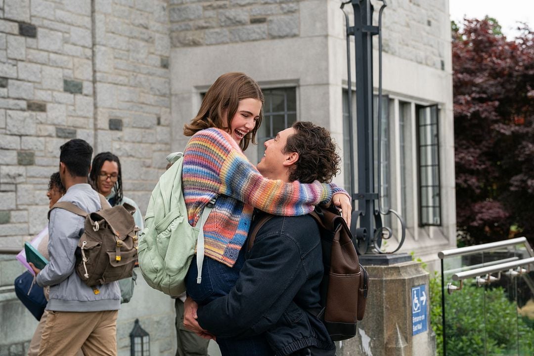 Off Campus Photo Belmont Cameli Ella Bright 4 Sur 5 Allociné
