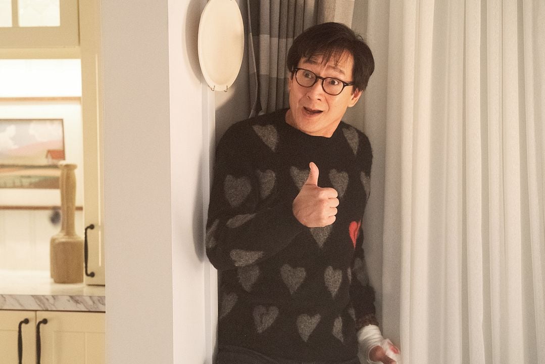 Photo de Ke Huy Quan - Back to Business : Photo Ke Huy Quan - Photo 0 sur 37 - AlloCiné