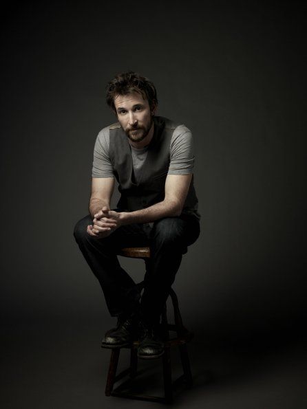 Falling Skies : Photo Noah Wyle - 245 sur 317 - AlloCiné