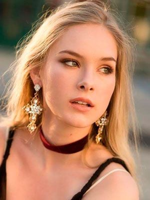 Photo de Emma Bellomy - Affiche Emma Bellomy - Photo 0 sur 2 - AlloCiné