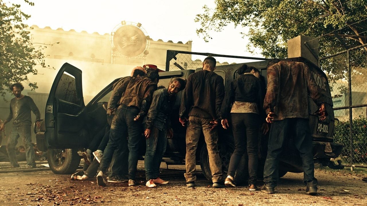 Poster saison 1 - Affiche 5 sur 25 - AlloCiné