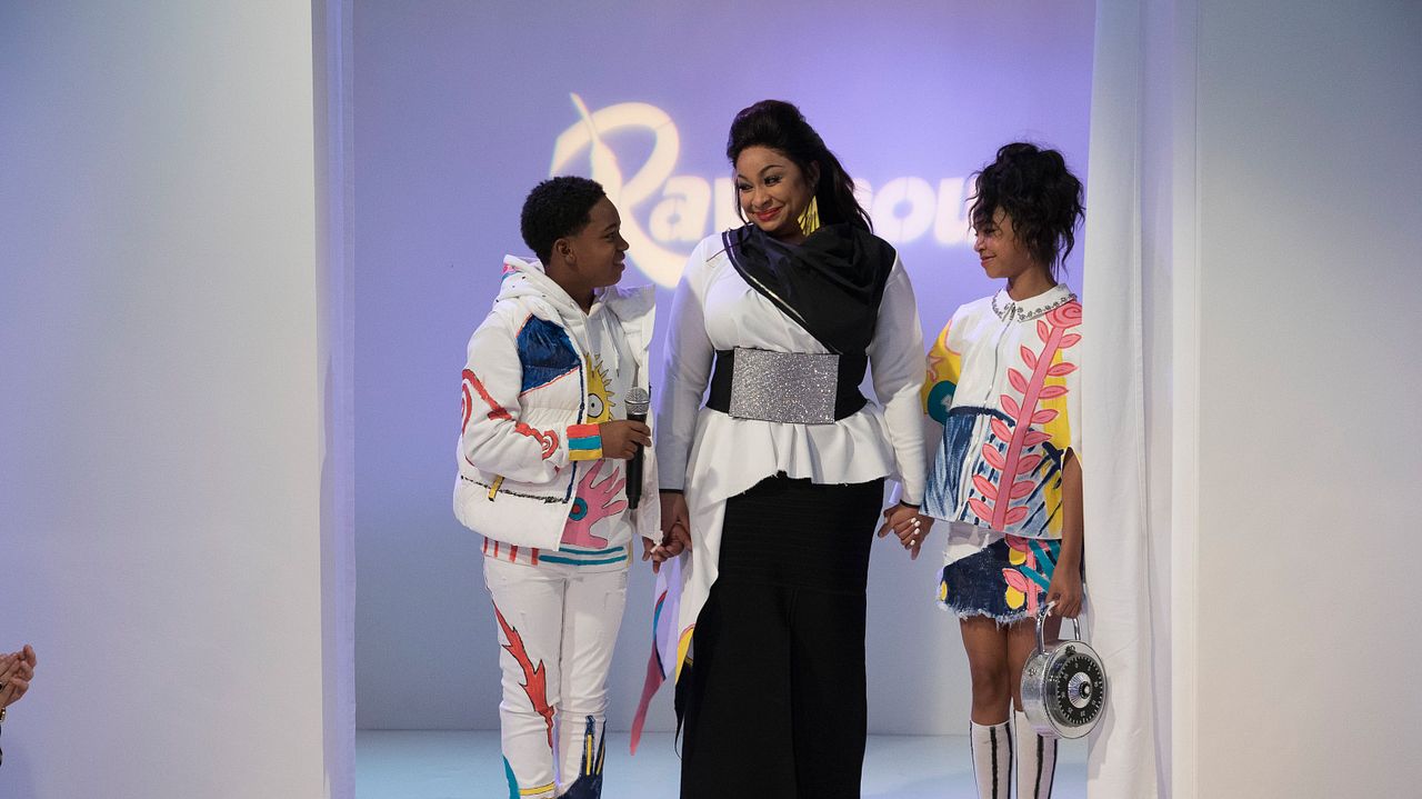 Poster saison 2 - Affiche 48 sur 95 - AlloCiné