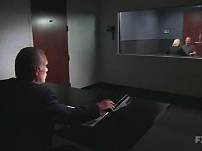 Poster The Shield saison 7 - Affiche 10 sur 97 - AlloCiné