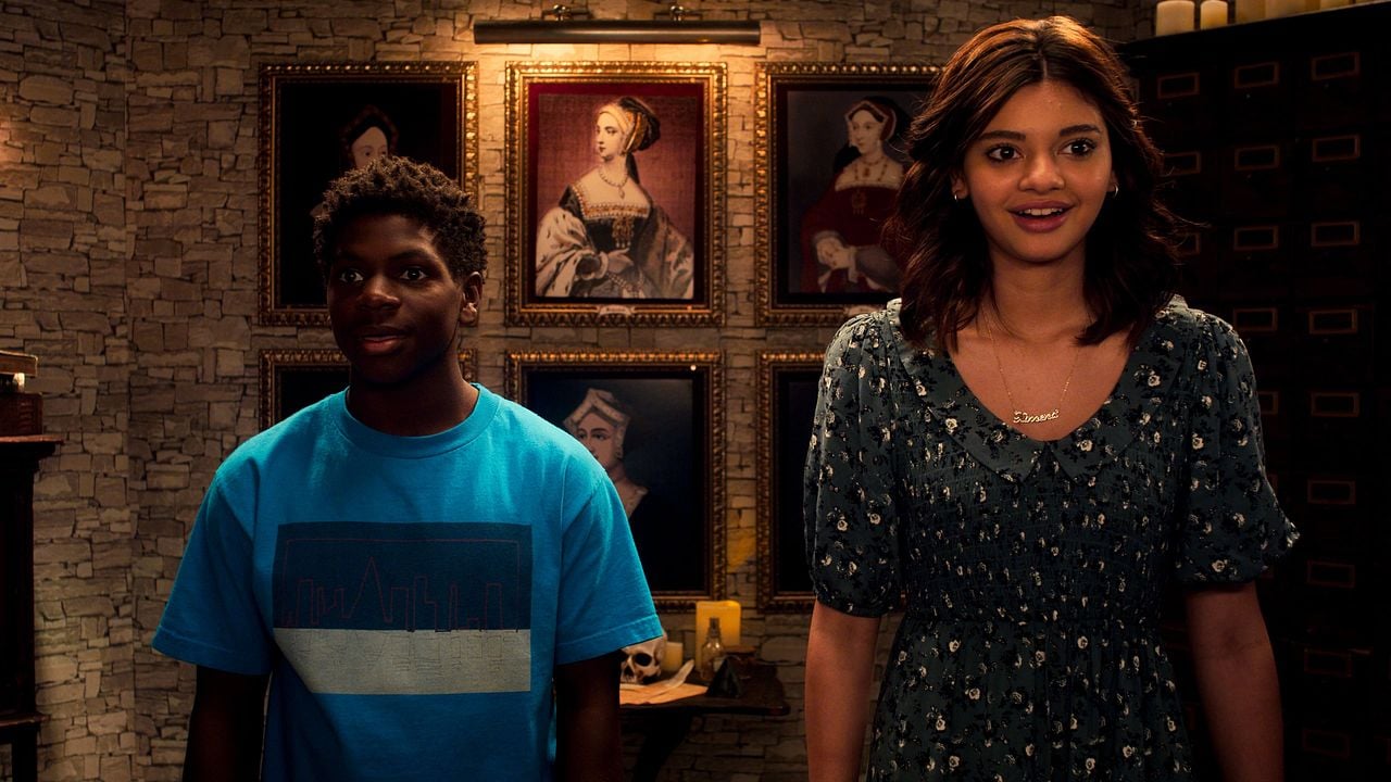 Poster La vie selon Ella saison 1 - Affiche 1 sur 12 - AlloCiné