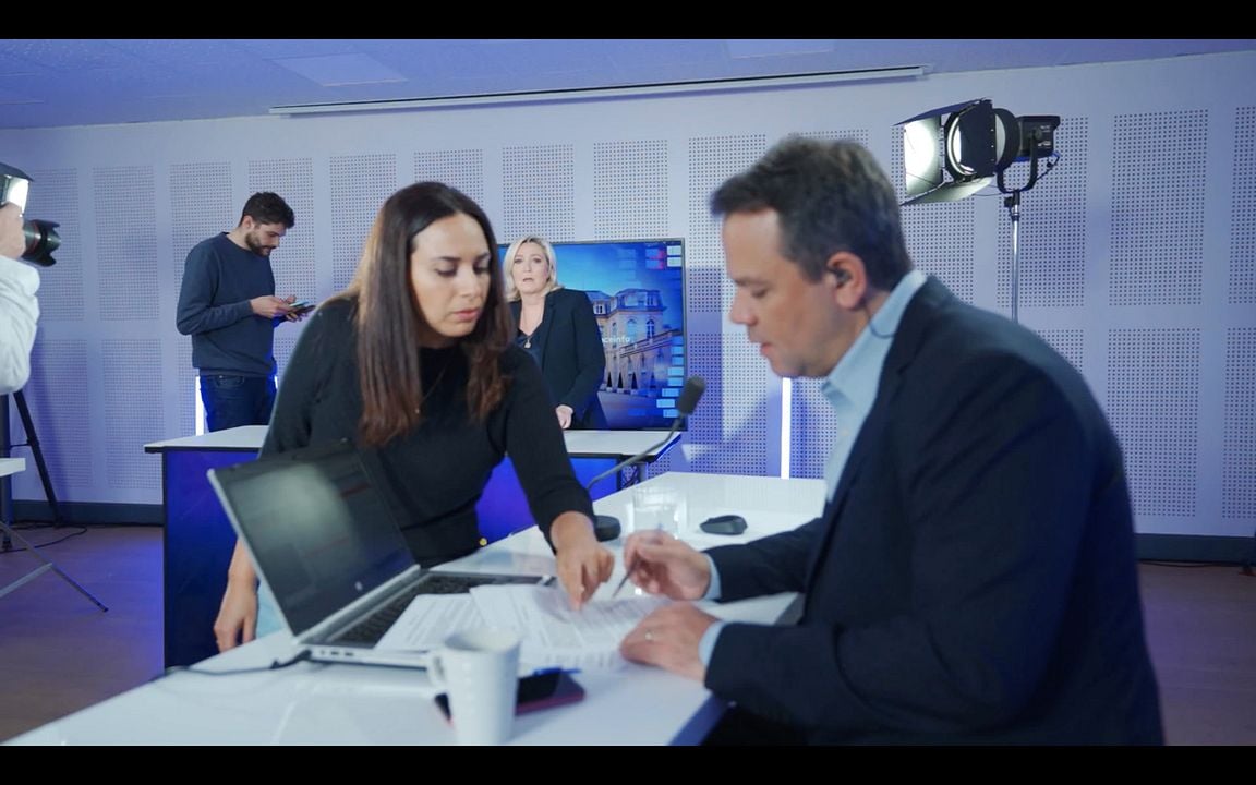 Photo du film Service public - Photo 2 sur 3 - AlloCiné