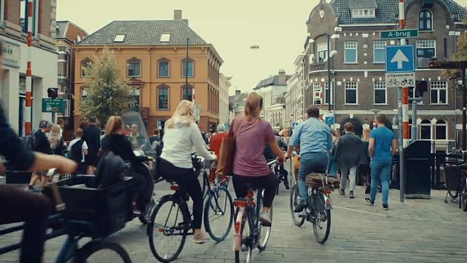 Trailer du film Together we cycle - Together we cycle Bande-annonce VO ...