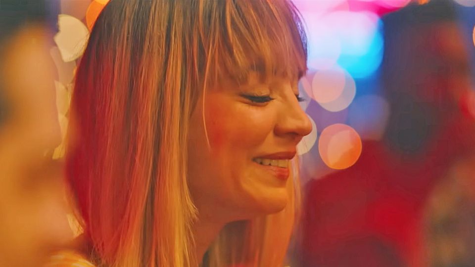 Trailer du film Meet Cute - Meet Cute Bande-annonce VO - AlloCiné